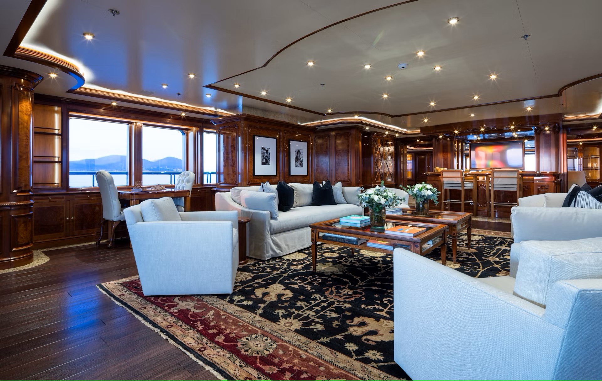 Yacht STARFIRE, Lurssen | CHARTERWORLD Luxury Superyacht Charters